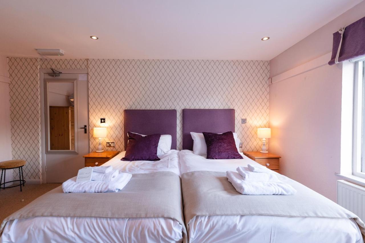 Fox & Hounds | Top 100 Attractions