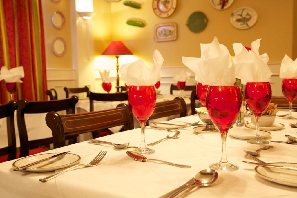 Tully's Hotel | Top 100