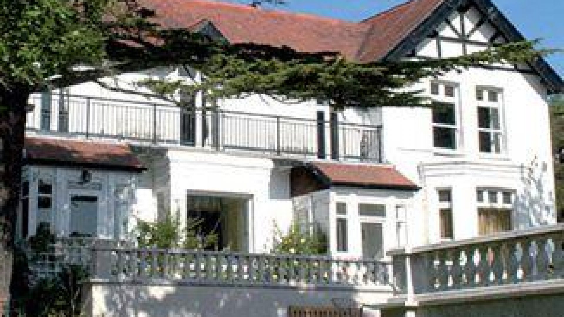 Sychnant Pass Country House | Top 100