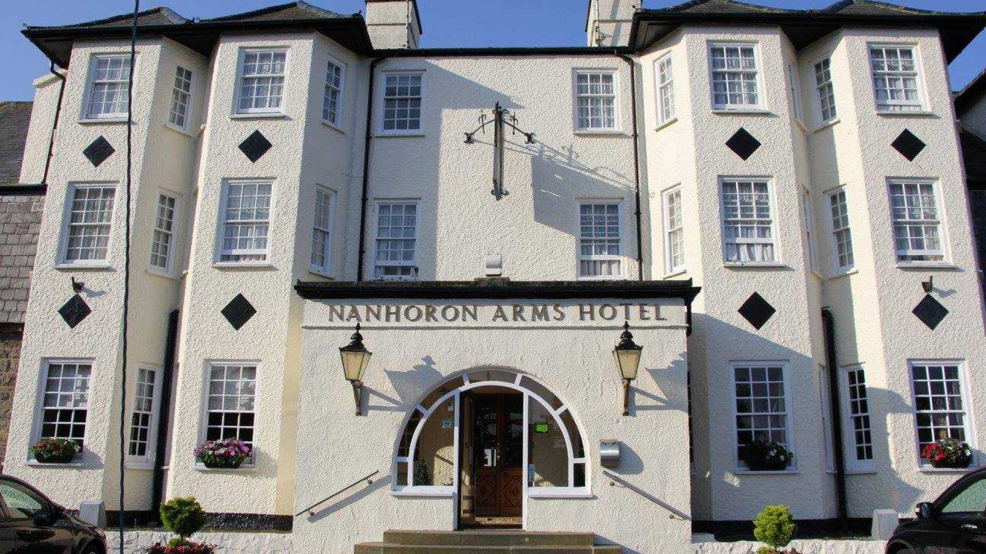 Nanhoron Arms Hotel | Top 100