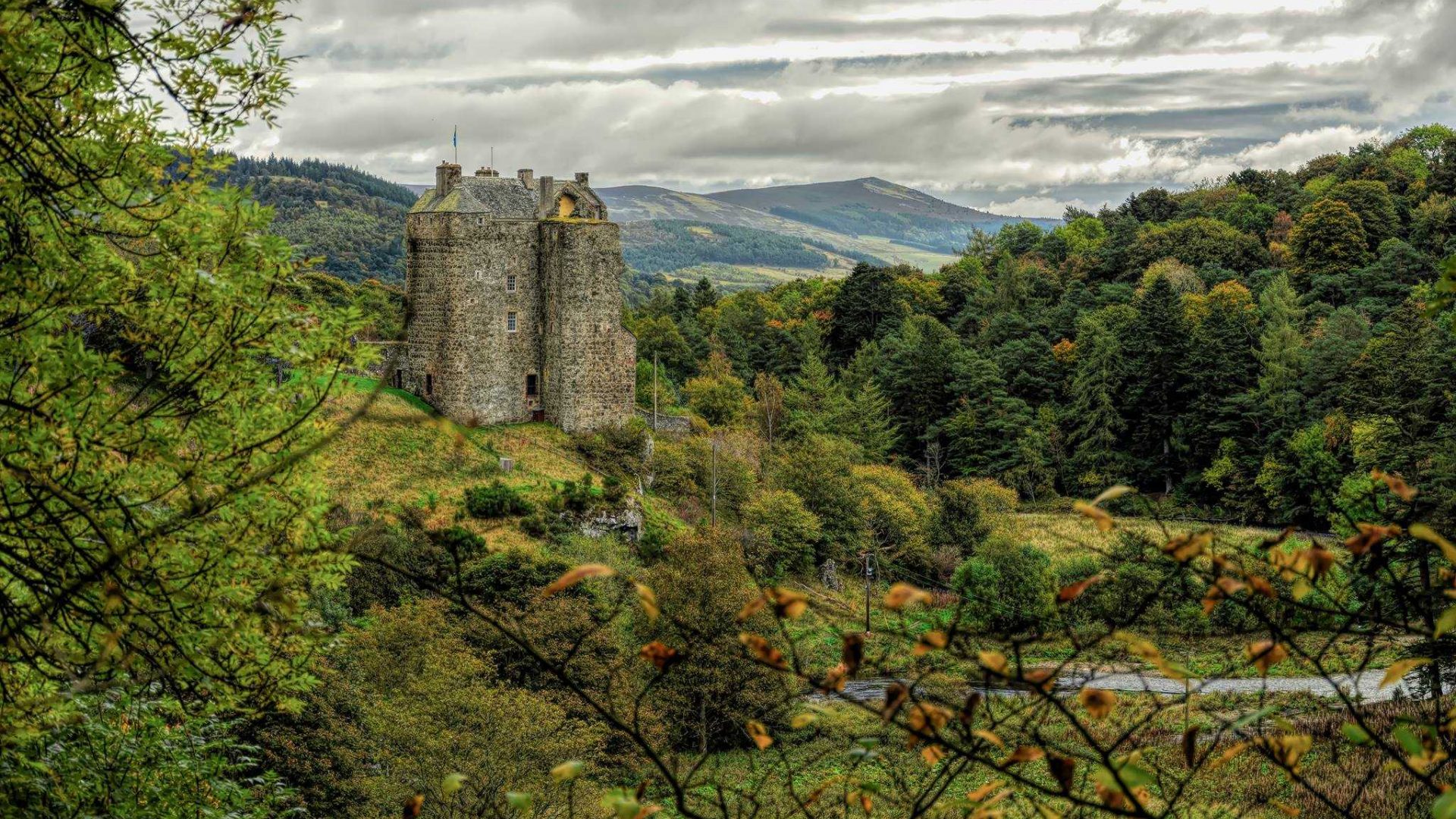 Neidpath Castle | Top 100 Attractions